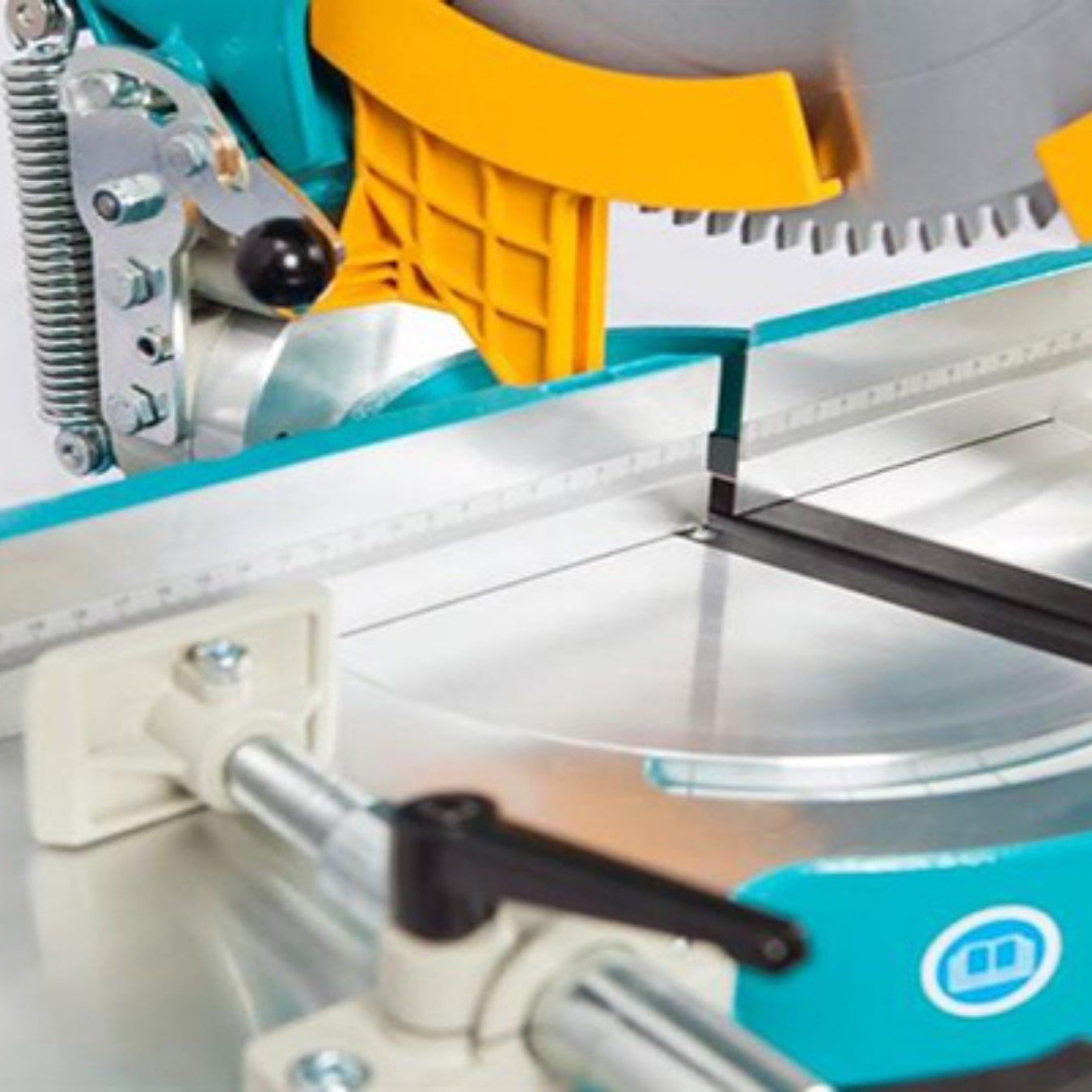 YILMAZ MACHINE MITER CUTTING MACHINE - KD305 - WITH GIFT SAW